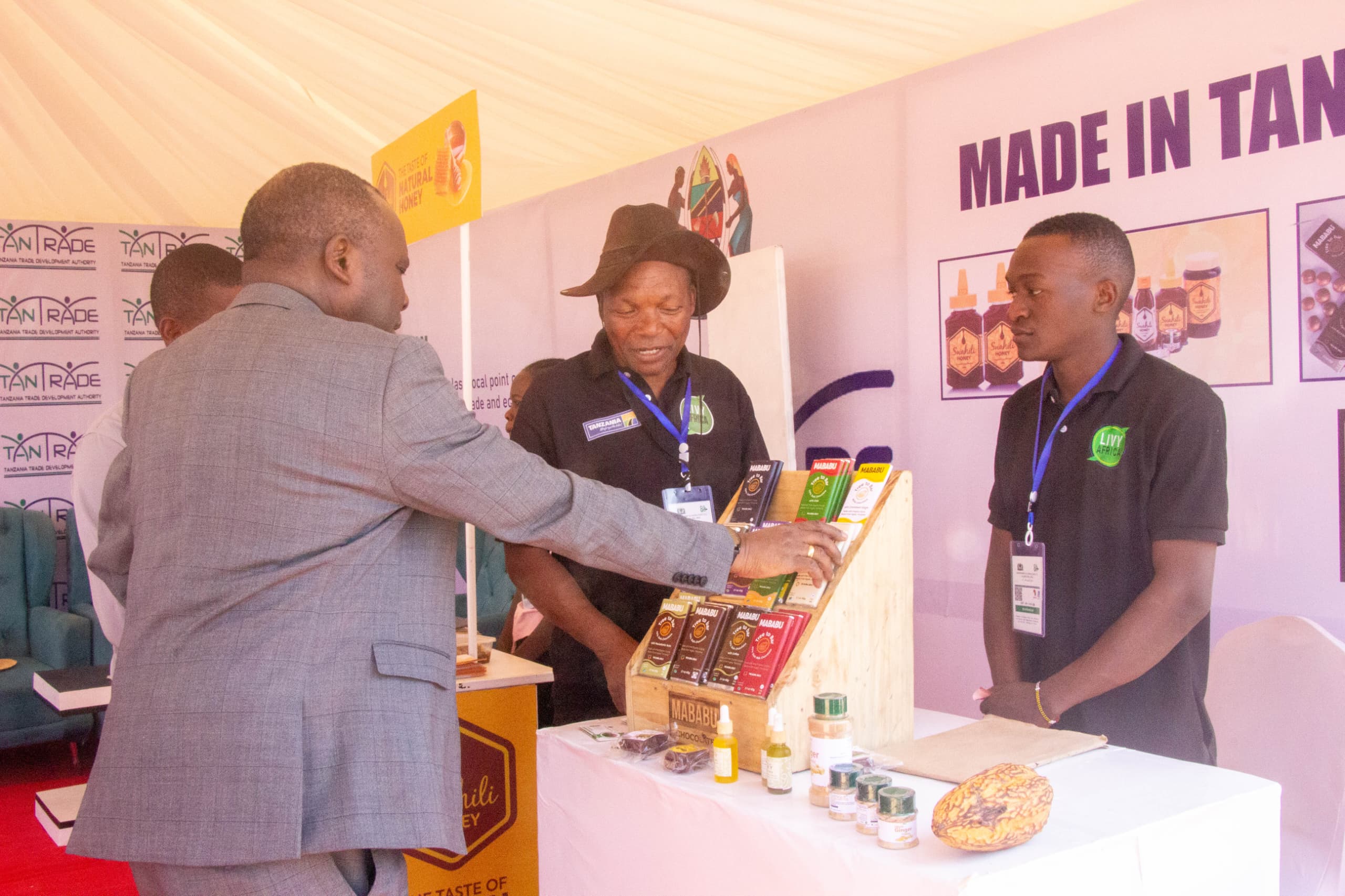 Erio atoa elimu ya bidhaa bandia kwenye mabanda nanenane | Habari ...