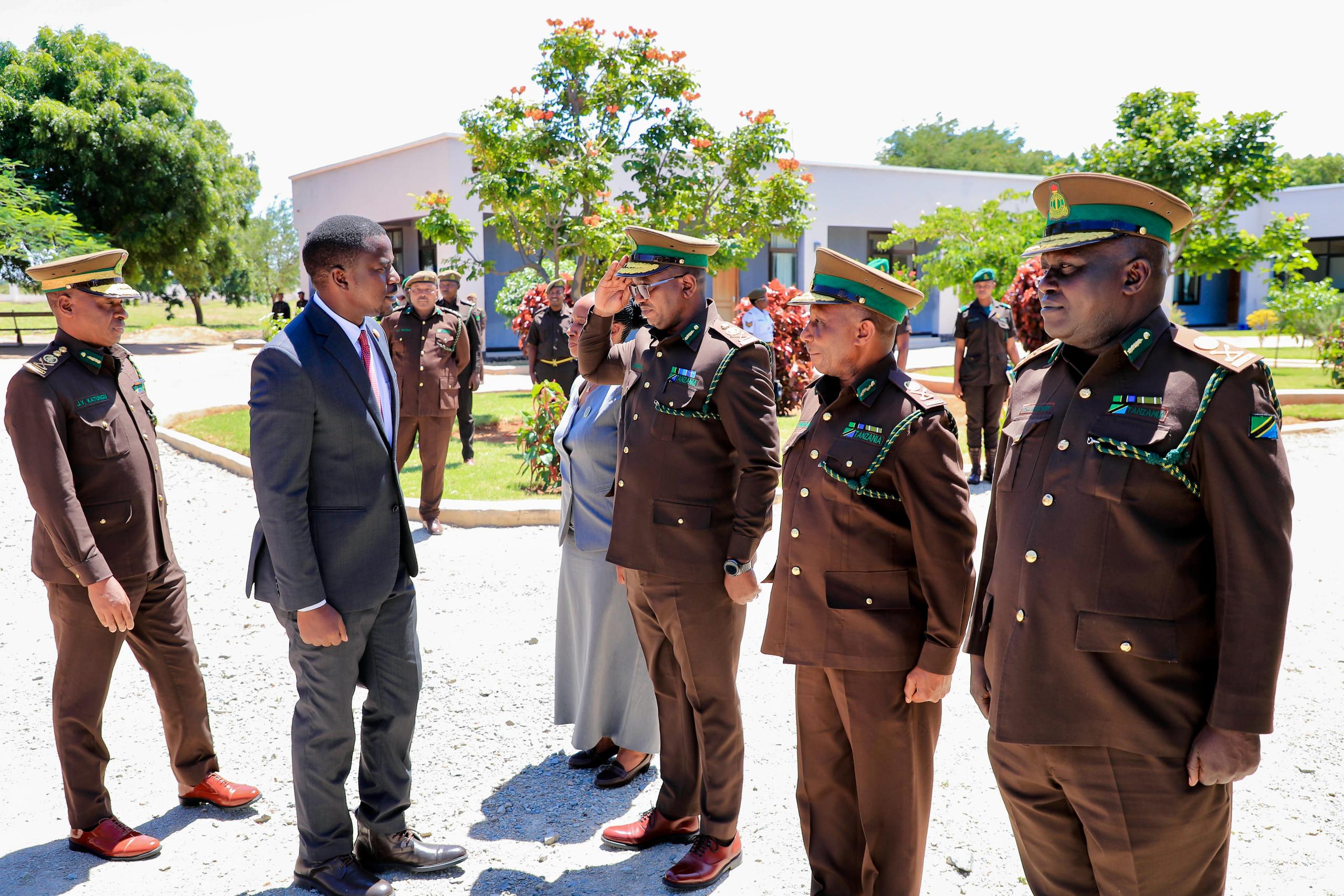 Bashungwa Asema Wafungwa Kupewa Mafunzo Ya Ufundi Stadi | Habari ...