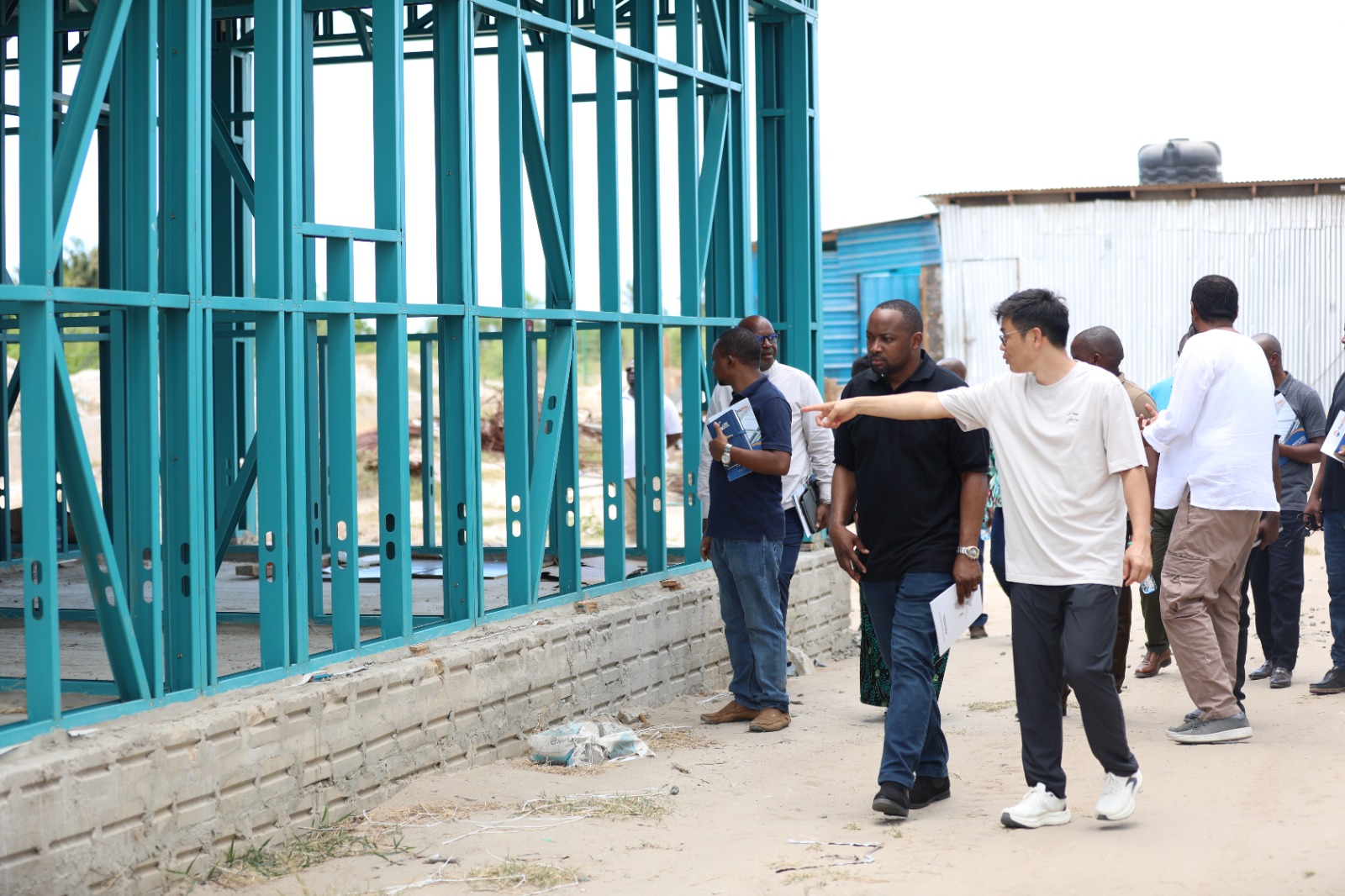 VETA Yatembelea Kiwanda Cha Kutengeneza Nyumba Bila Kutumia Tofali ...